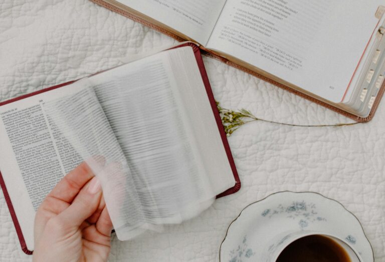 Difference Between Tithe and Offering: 8 Biblical Principles